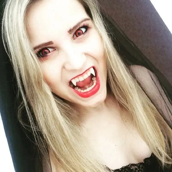 Retractable Vampire Fangs – sususummer.com